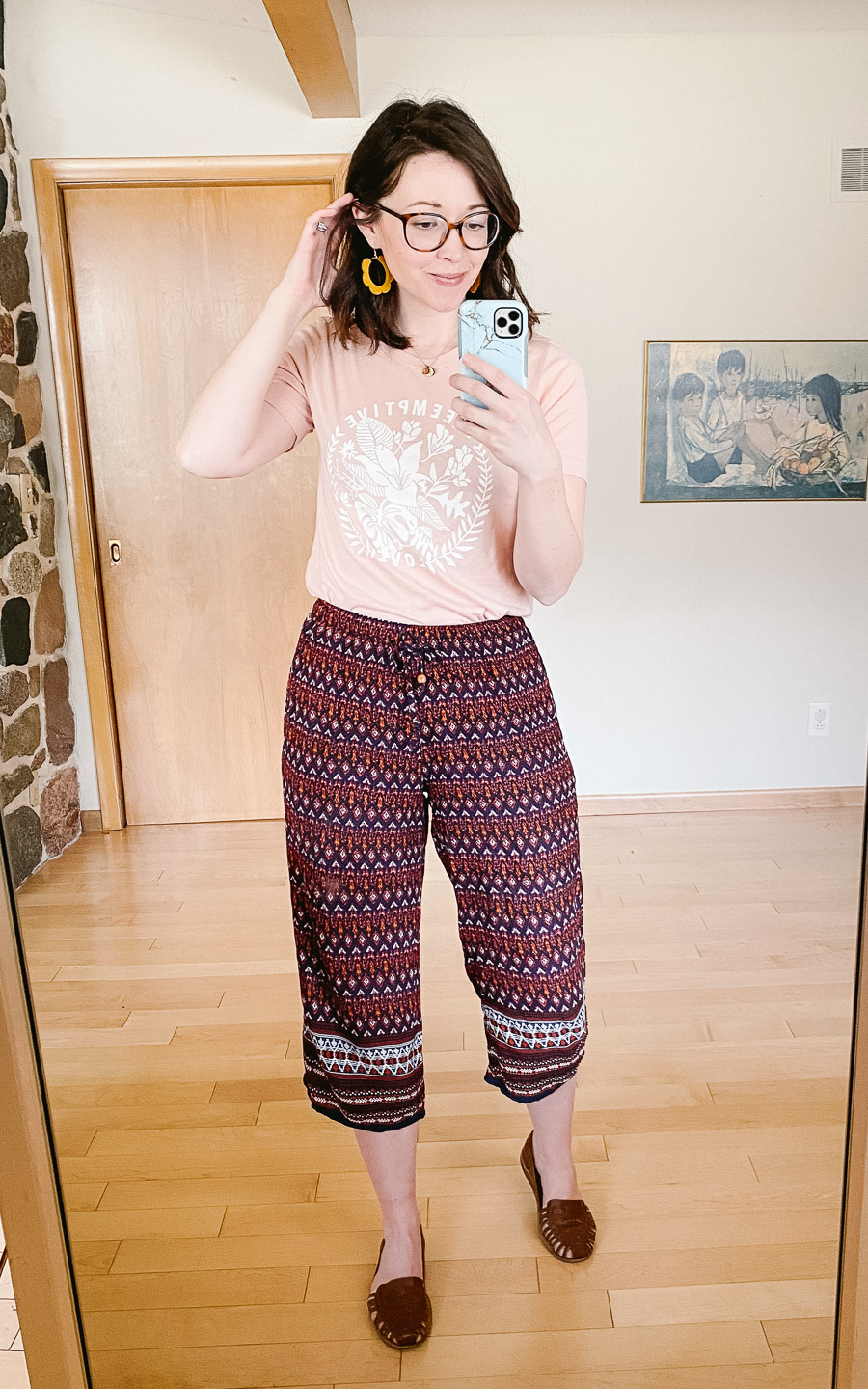 How to Style Patterned Lounge Pants for Women - Ashleigh Becker